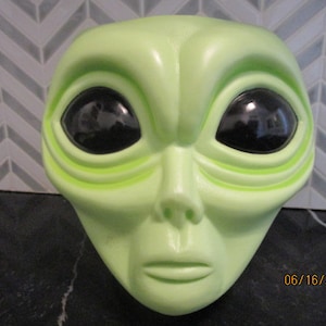 GREEN ALIEN HEAD Lollipop Advertising Display Rare Find Store Display ...
