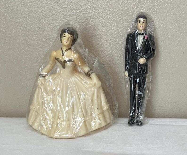Vintage Plastic Bride Groom Wedding Cake Toppers, 4" Tall Couple ...