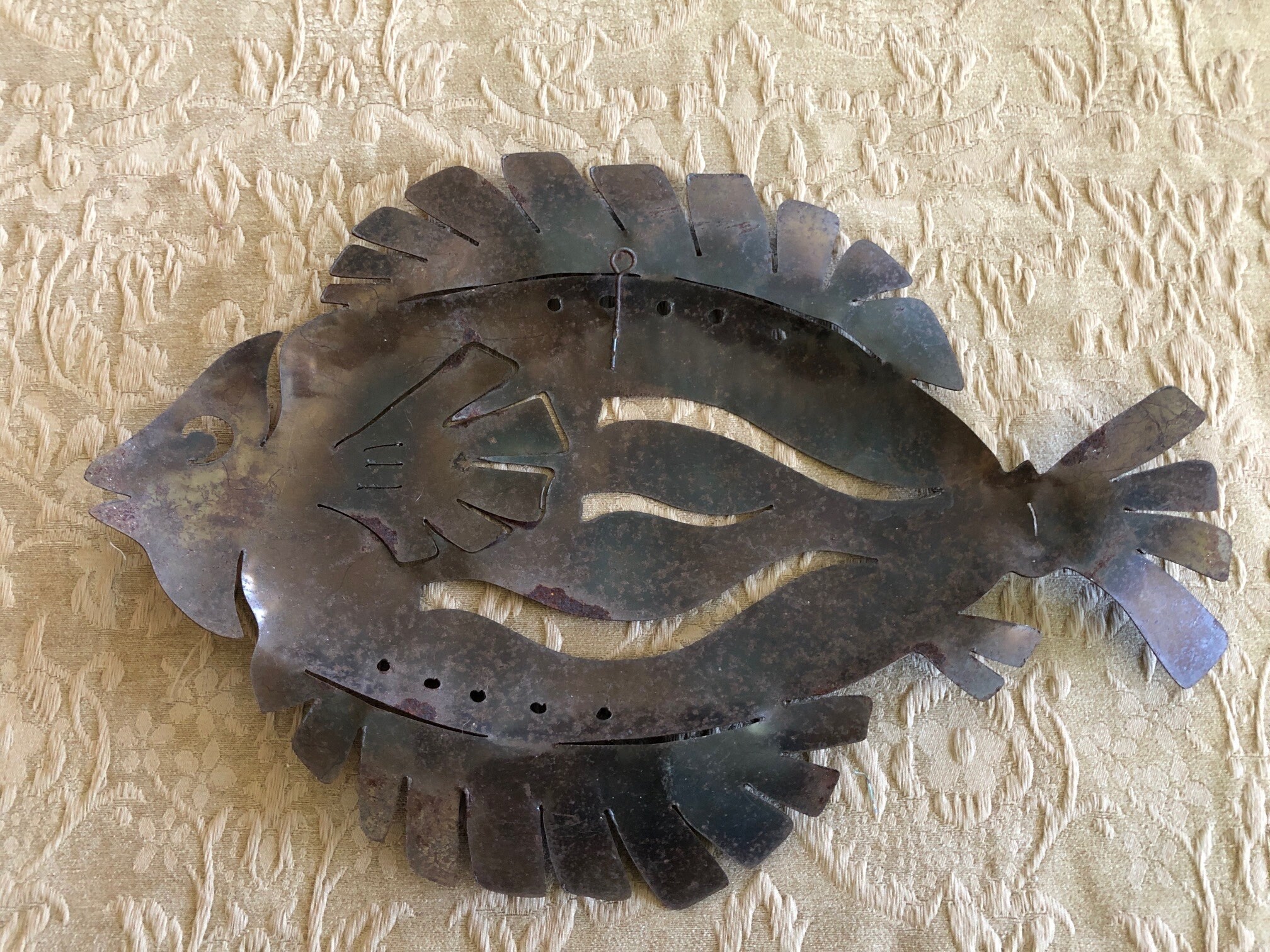 Rusty metal fish wall hanging rusted fish beach ball decor - Etsy