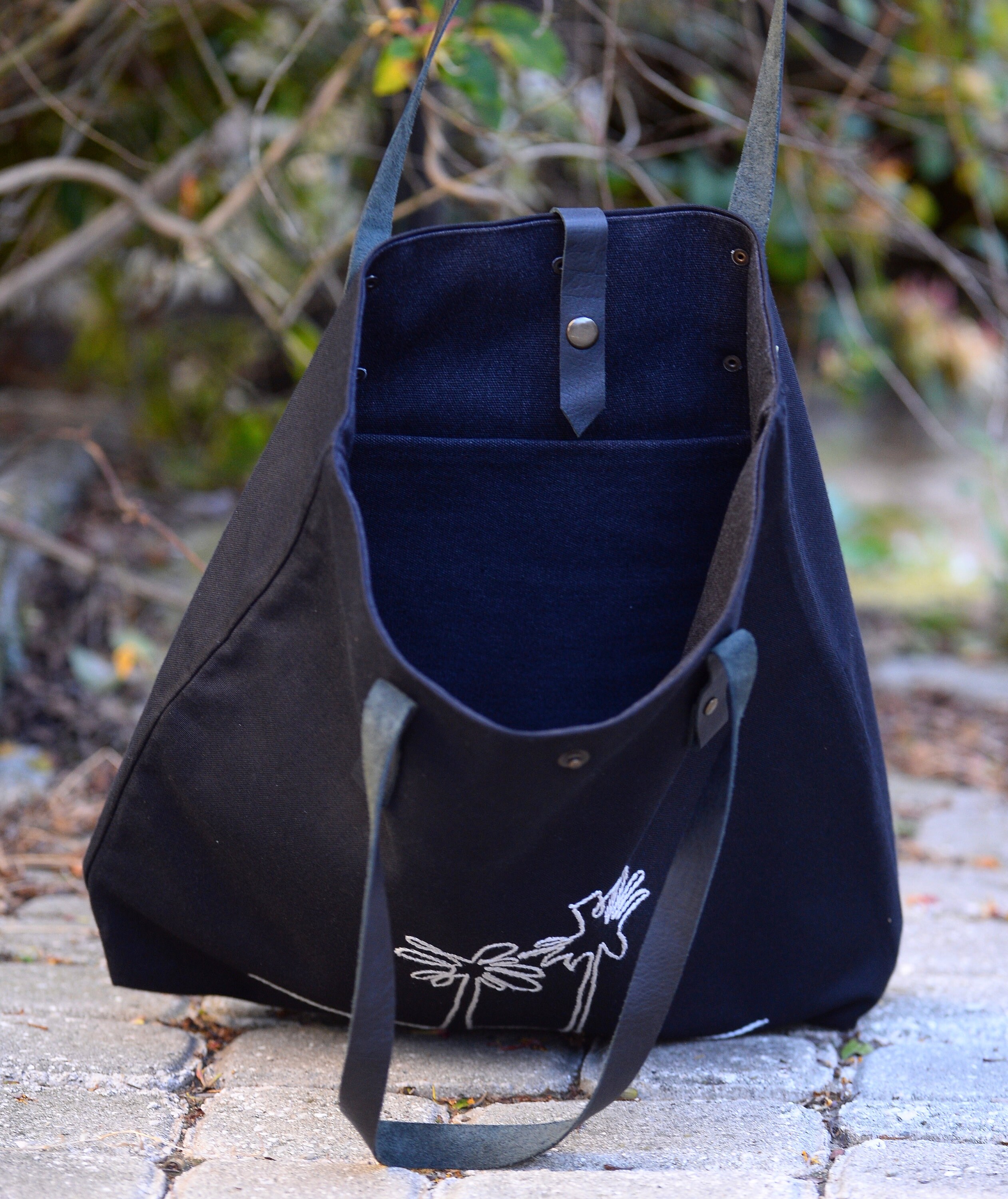 Shoulder Bags , Black Trees , Hand Embroidery Bag Fabric Leather Straps ...
