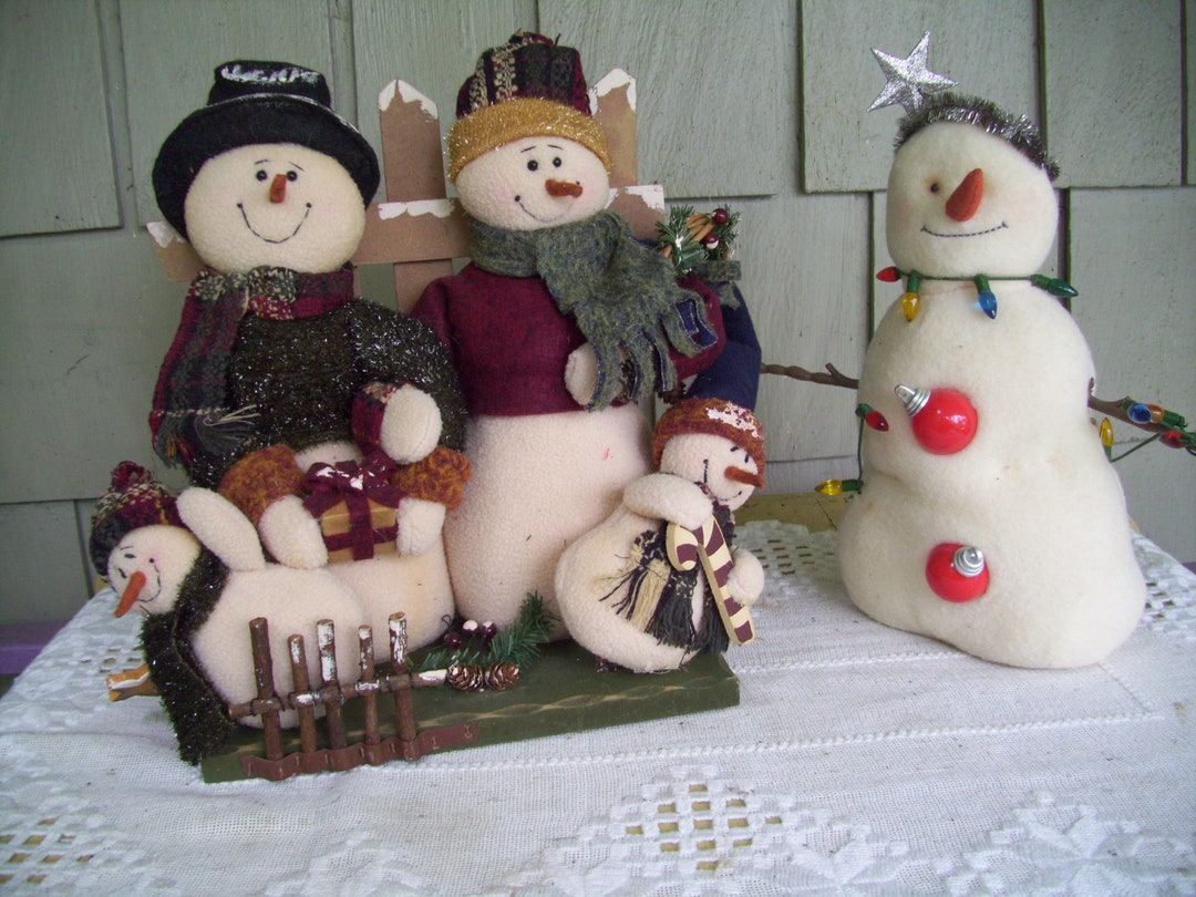 Vintage Snowmen Family With Wooden Fence and Hallmark Soft Sculpture ...