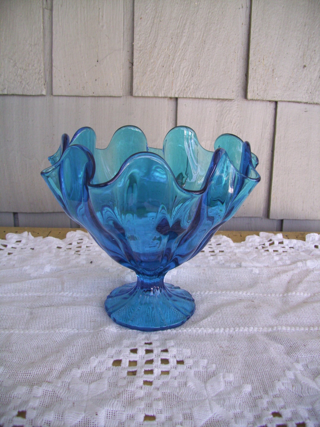 Vintage L. E. Smith Blue Glass Pedestal Ruffled Handkerchief Bowl, Blue ...