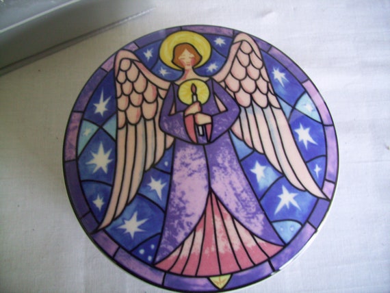 Vintage Porcelain Round Angel Trinket Box. Made in In… - Gem