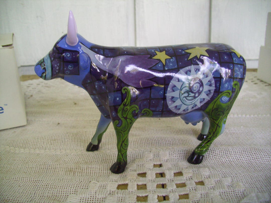 Vintage 2001 Cow Parade Figurine No. 9191 infinity Cow Retired Mint in ...
