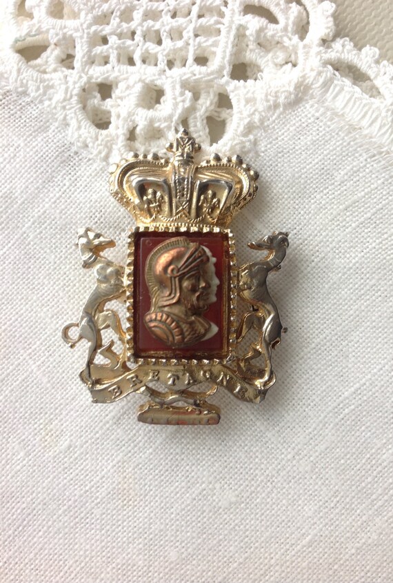 CORO Knight Brooch Pin, Gold Tone, 1 5/8 X 1.25 in, 4… - Gem