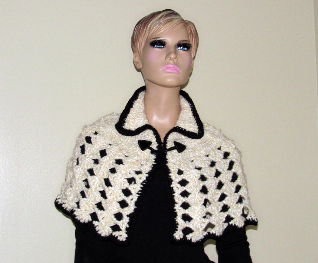 Crochet Capelet: Handmade Goth Victorian Beige Poncho Cottagecore Cape ...