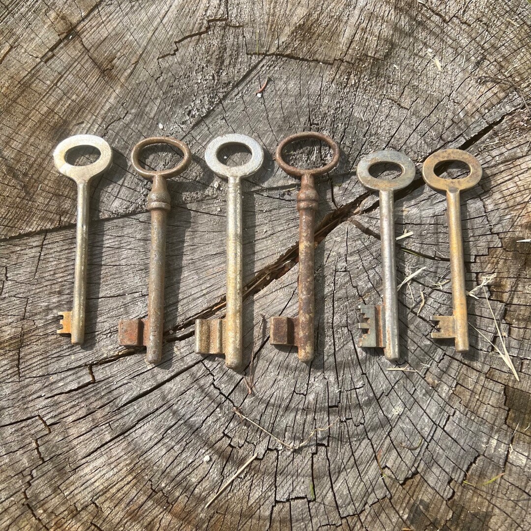 Authentic Vintage Skeleton Keys - Etsy