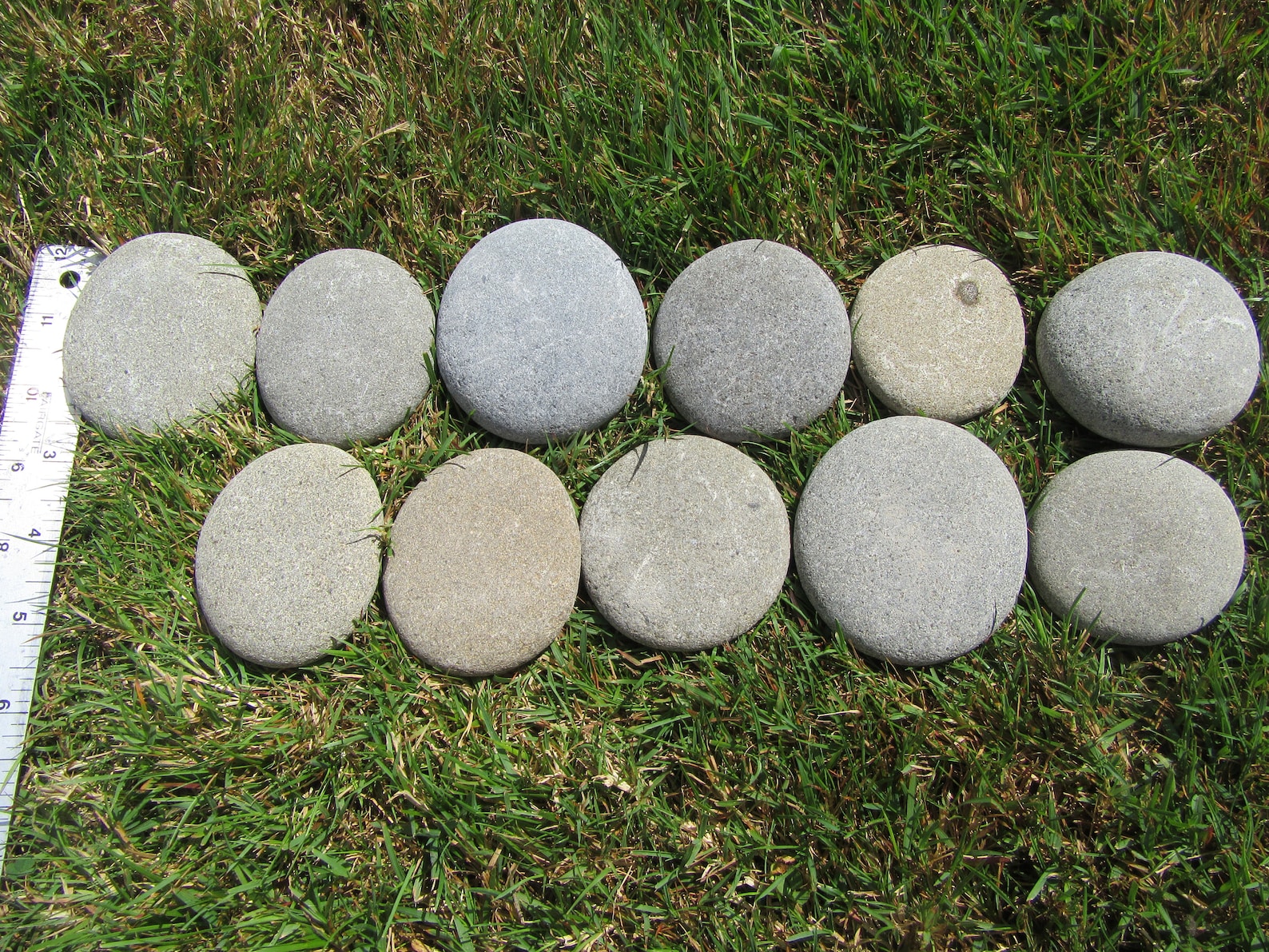 Flat Beach Rocks 10 Rocks. 3 to 4 Inches. 10 Rock Lot of Round and Oval ...
