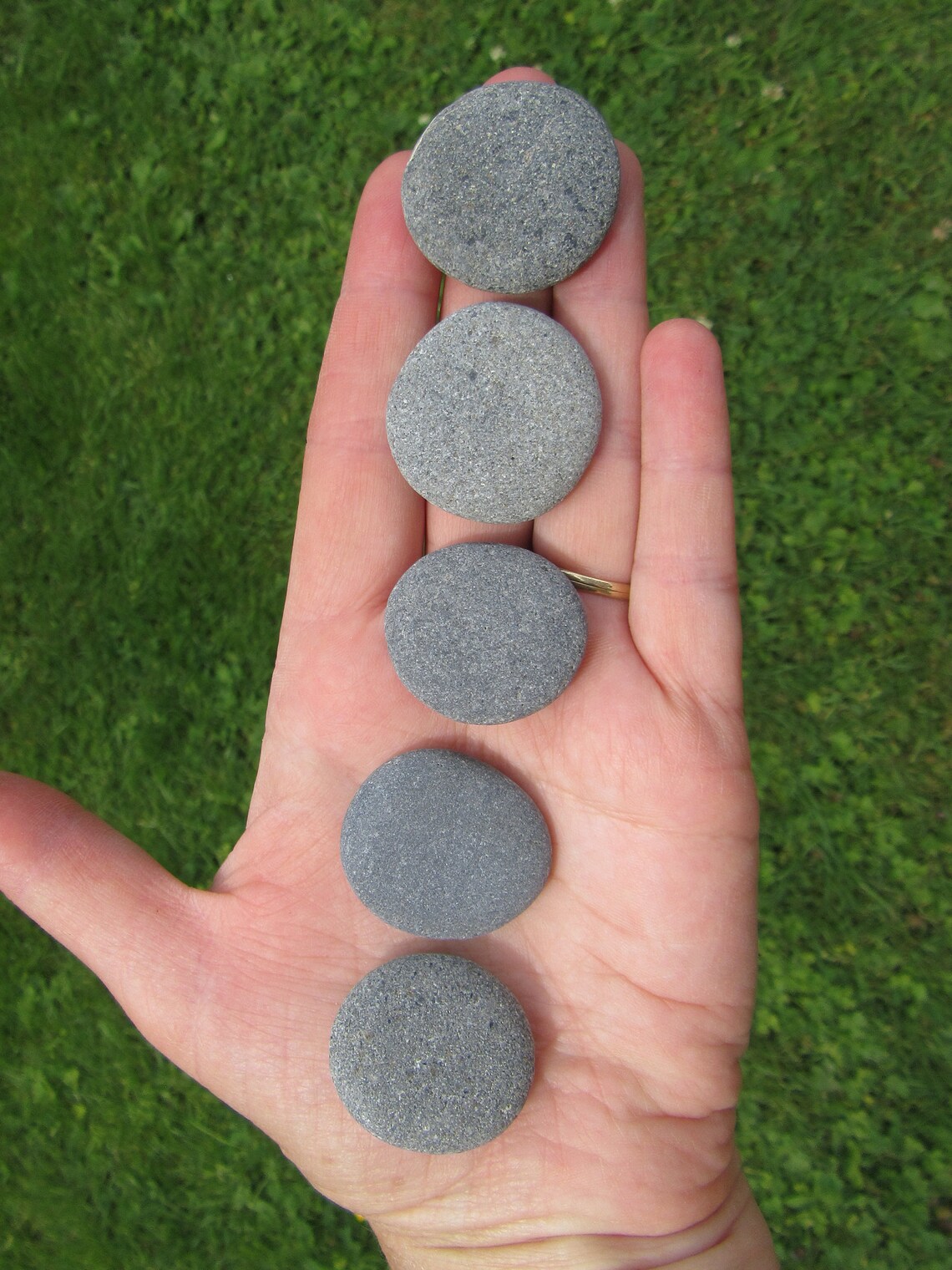 Flat Beach Rocks 25 Rocks. 3/4 Inch to 1 1/4 Inch Round and - Etsy