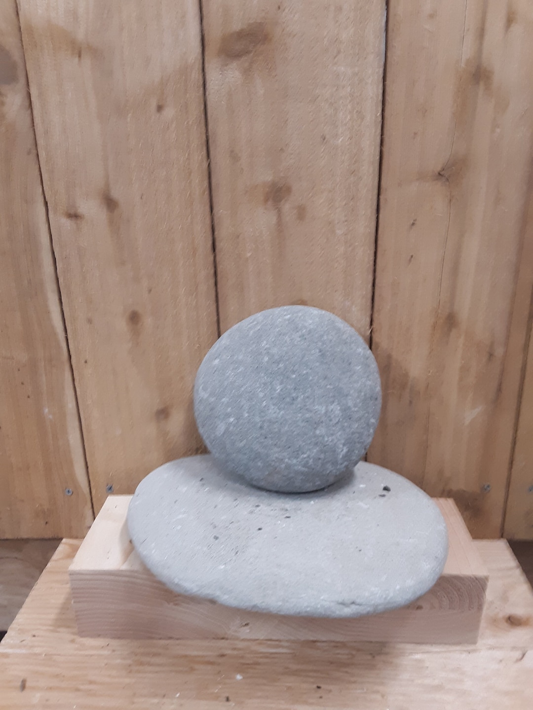 1 Flat Round Rocks 7 to 8 Inches. Beach Rocks for Painting. Flat Stones ...