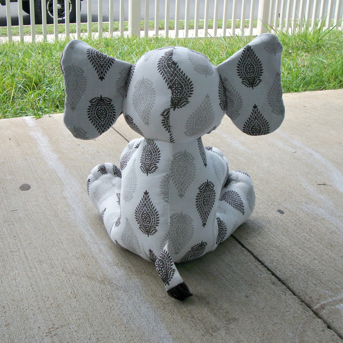 Huggable Elephant Pattern PDF Instant Download - Etsy Sweden