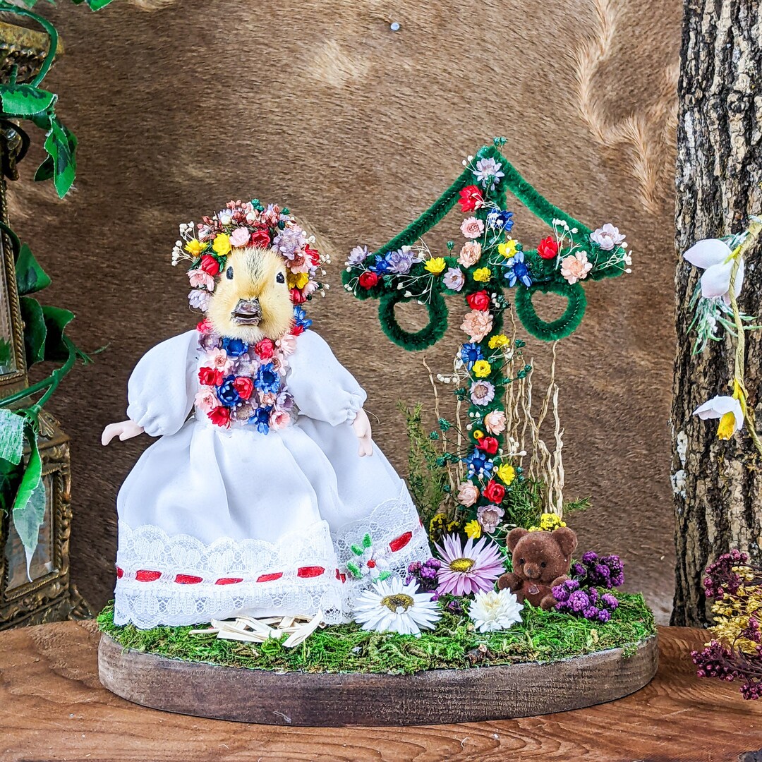 Midsommar Duck Duckling Standing Wood Display Cult Classic Horror ...