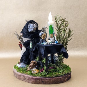 Iguana Warlock Taxidermy Display Oddities Curiosities Witchy Reptile ...