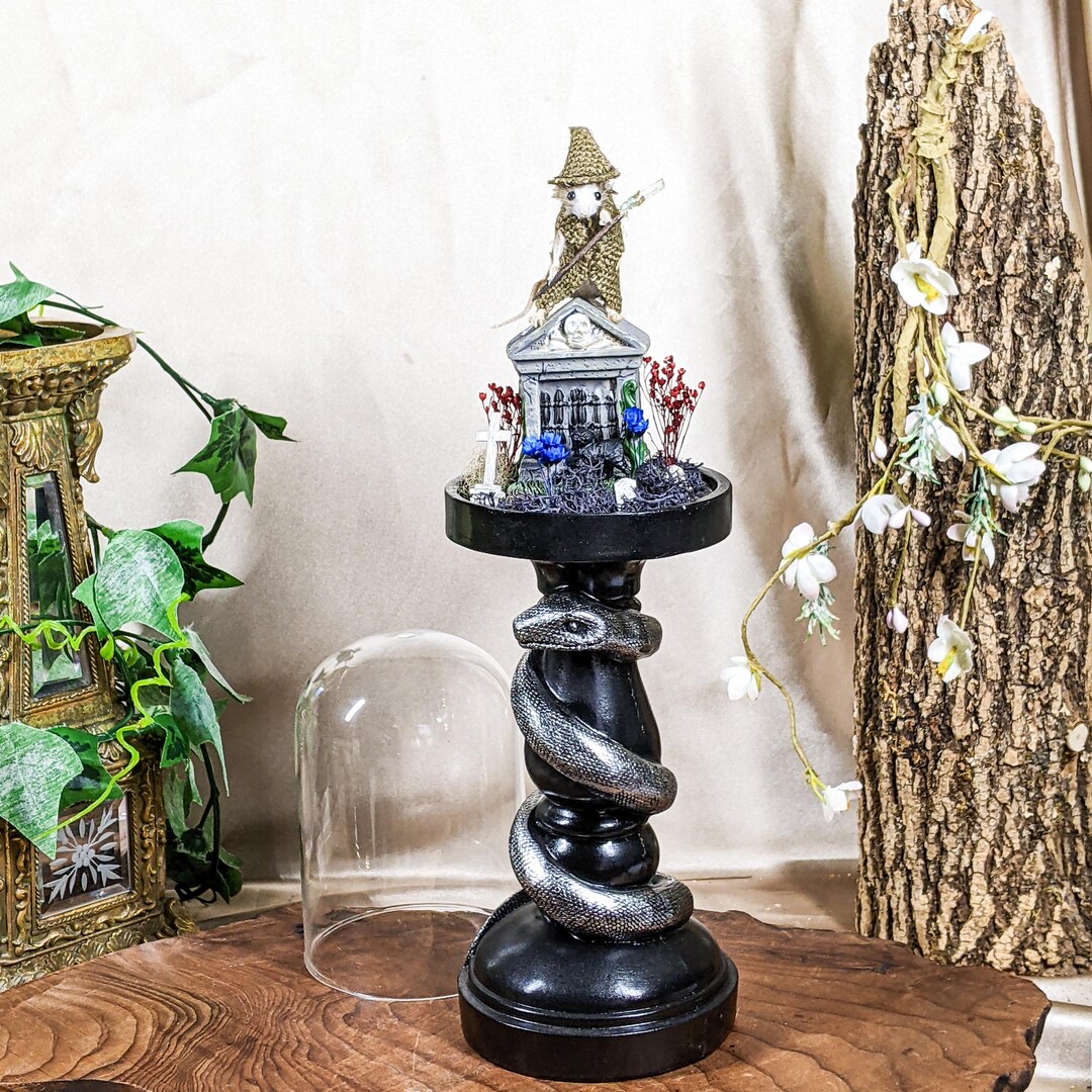 Mausoleum Warlock Mouse W GLASS DOME Display Collectible Taxidermy ...