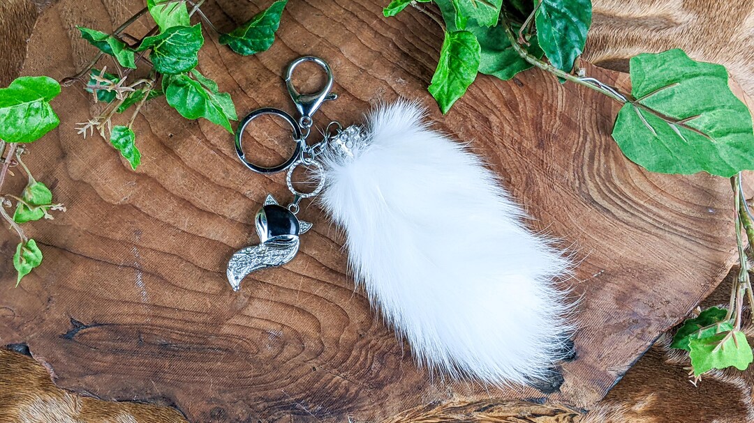 Fox Tail BEAUTIFUL W/ a Miniature Fox Embellishment Talisman Purse ...