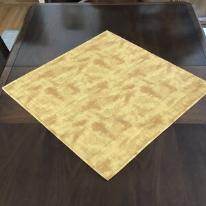 Autumn Quilted Table Topper, 25-1/4 64cm Fall Leaves Square Table Quilt ...