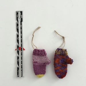 Purple Knitted Mitten Garland, Miniature Mitts Bunting, Hand Knit Mini ...