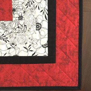 Black White Red Table Topper, 32-1/4" (82cm) Square Quilted Table ...