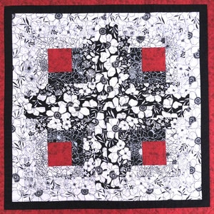 Black White Red Table Topper, 32-1/4 82cm Square Quilted Table Topper ...