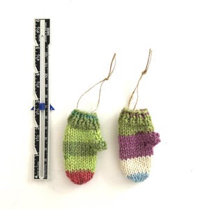 Knitted Mini Mitten Garland, Green Miniature Mitts Bunting, Hand Knit ...