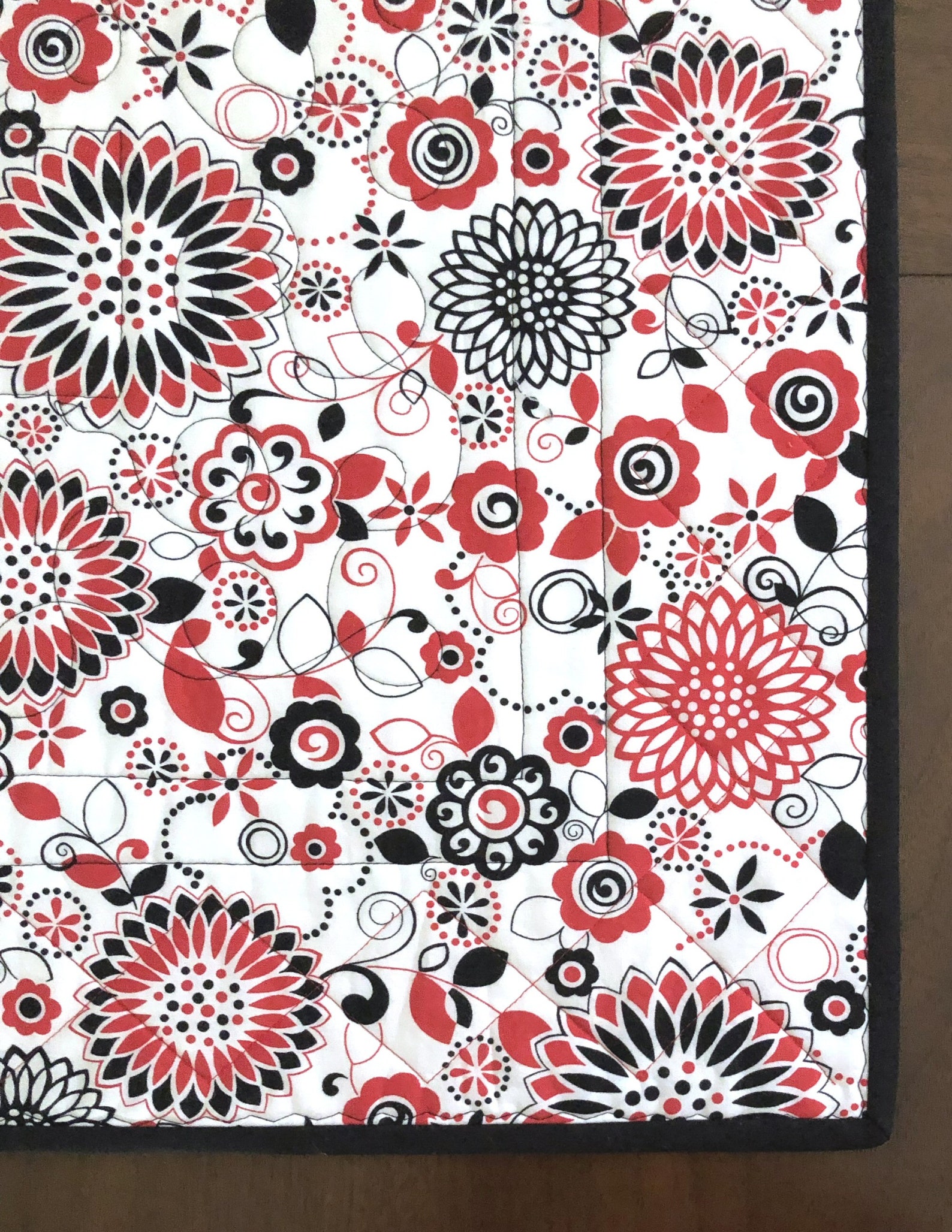 Black White Red Table Topper 32-1/4 82cm Square - Etsy