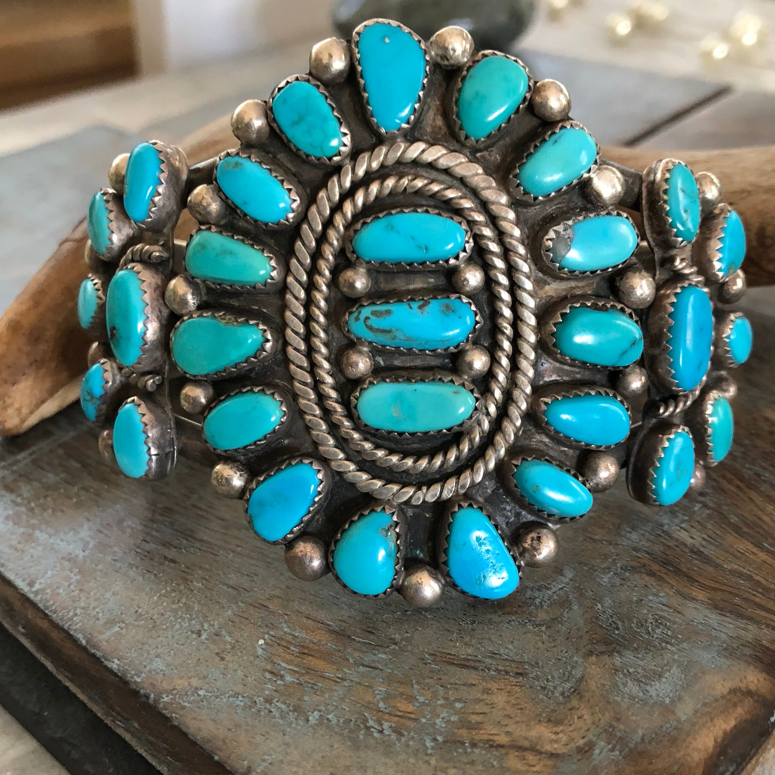 Exquisite vintage 1950s Navajo cluster cuff high quality stones unisex