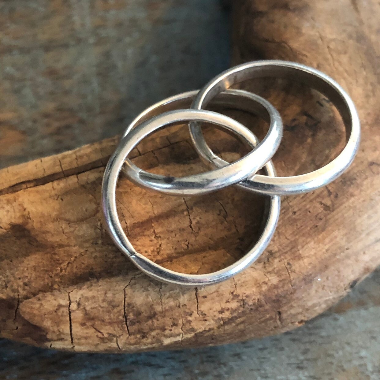 Vintage triple interlocking band ring size 6