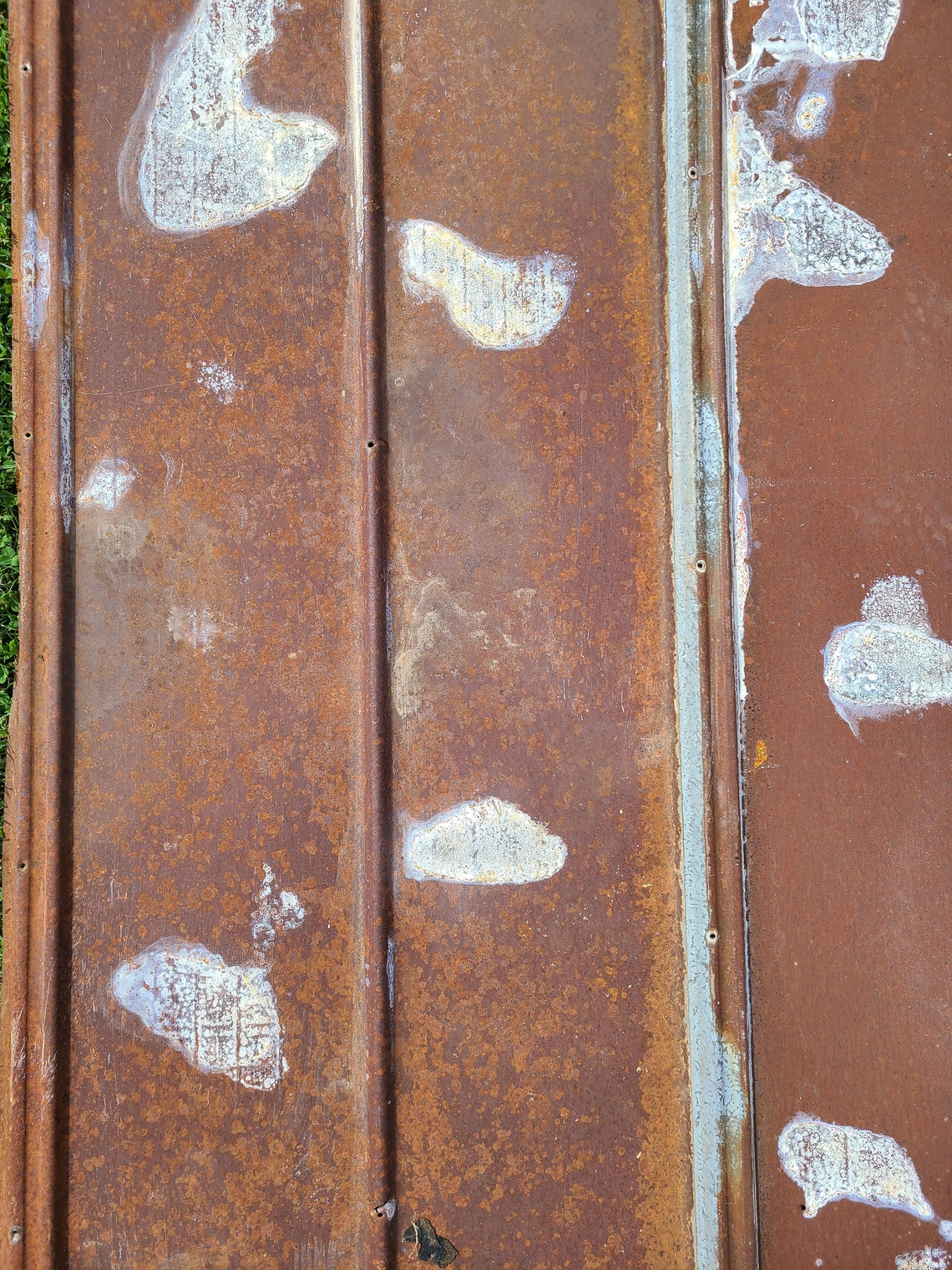 Reclaimed Metal Roofing 5V Barn Tin Rusty With White and Orange ...