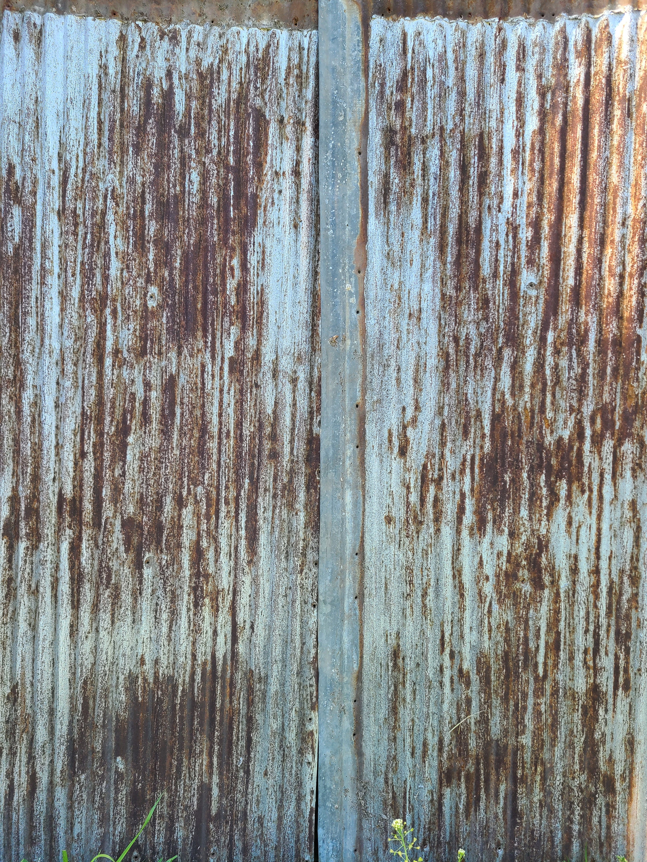 Reclaimed Barn Tin Roofing: Wide Rustic Silver Panels, Weathered Patina ...