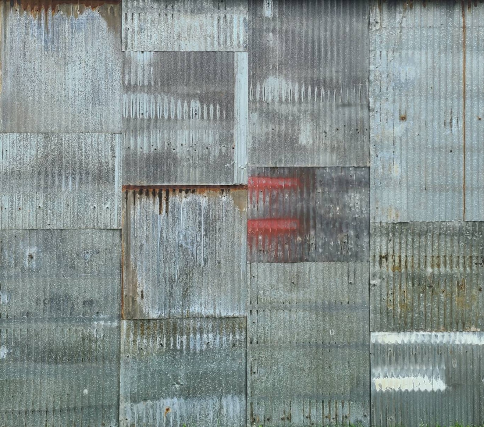Reclaimed Corrugated Barn Tin Roofing, Patchwork Design, Random Length ...