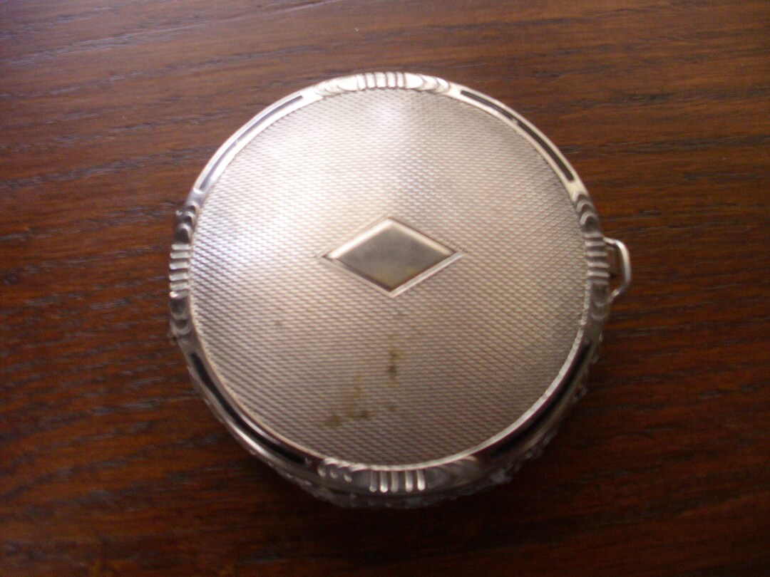 Antique/vintage Silver Compact With Mesh Pouch. Engraved Compact, Mesh ...