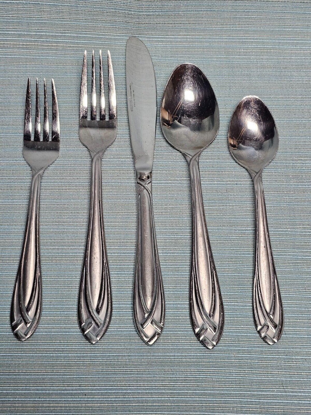 Hampton Silversmiths LACE FROSTED 5-piece Place Setting Stainless Flatware - Etsy