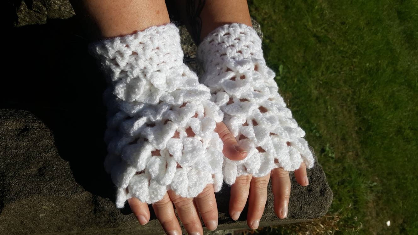 Lightfury Inspired Dragon Scale Gloves - Etsy