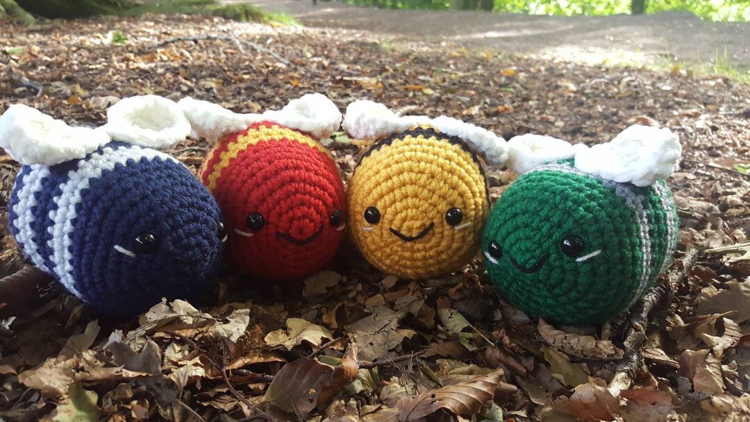 Wizard School Inspired Crochet Bees - Etsy