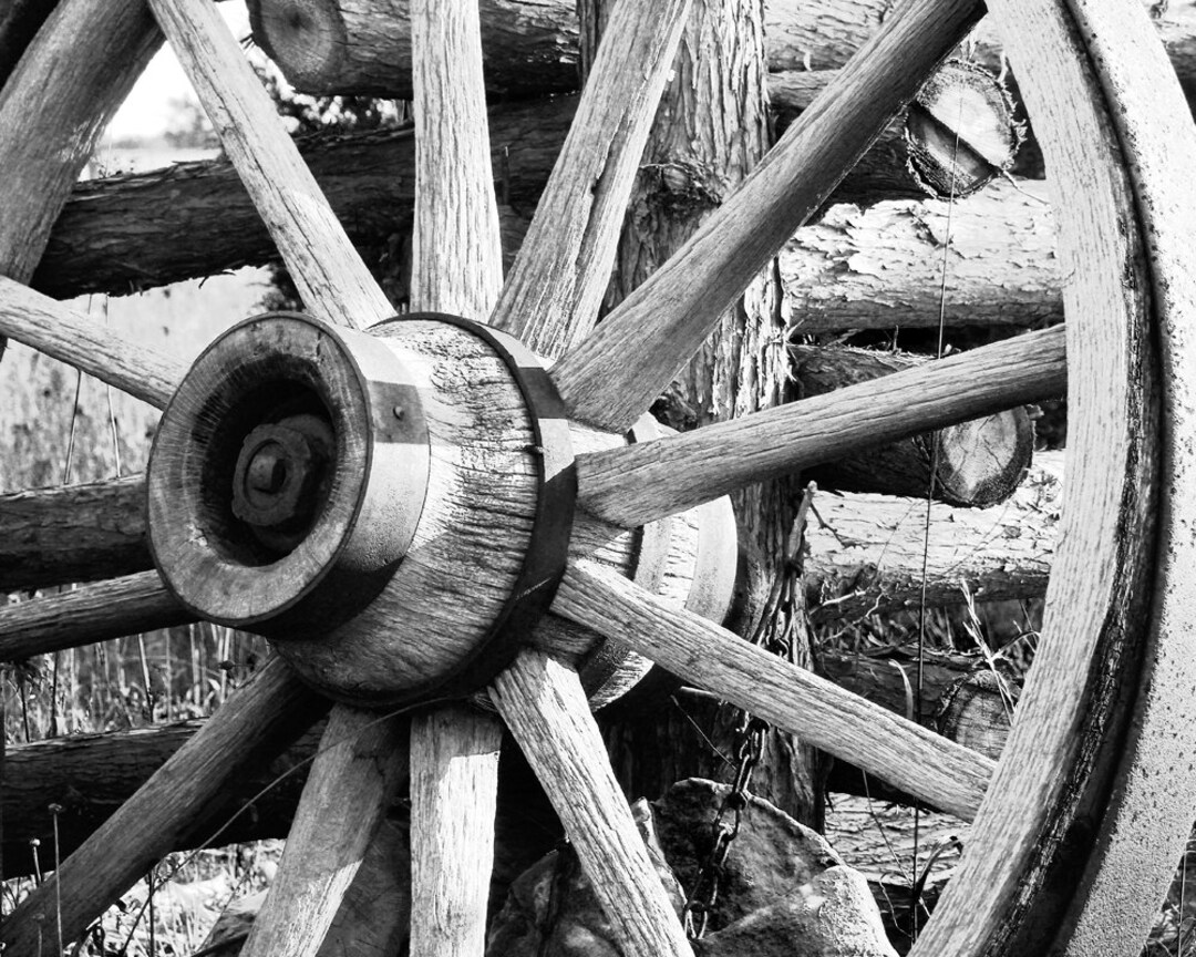 Wagon Wheel Photo Print, Black and White Photography Art, Old Rustic ...
