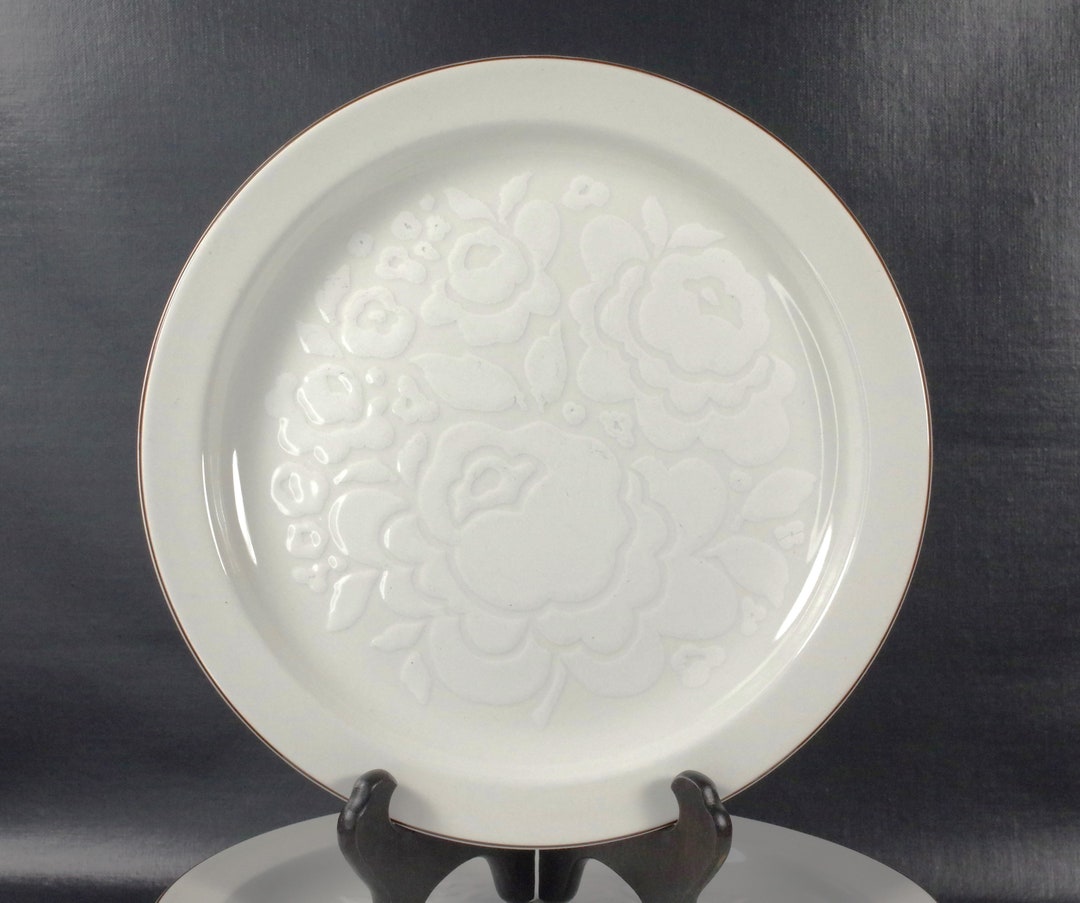 Set of 2 White Floral Midwinter Stonehenge "winter" Pattern Dinner ...