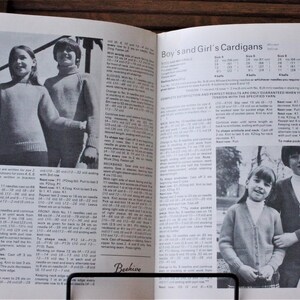 Vintage Patons Woolcraft Basic Guide to Knitting and Crochet Beehive ...