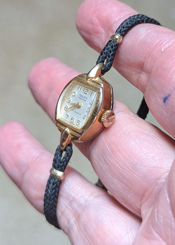 Working vintage Gruen gold tone watch with string ban… - Gem