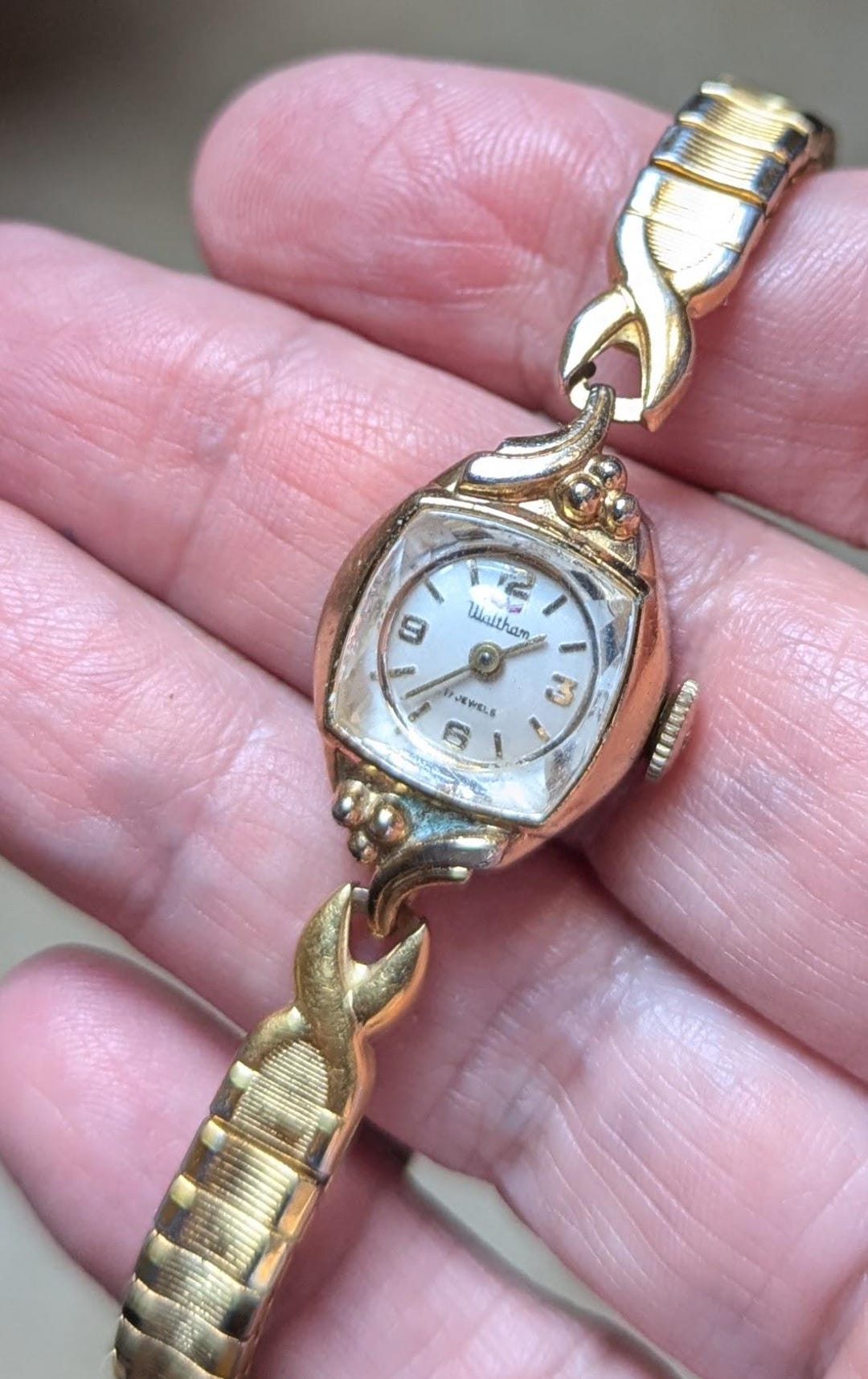 Working Vintage Waltham Gold Tone Circle in Square Watch With Vintage ...