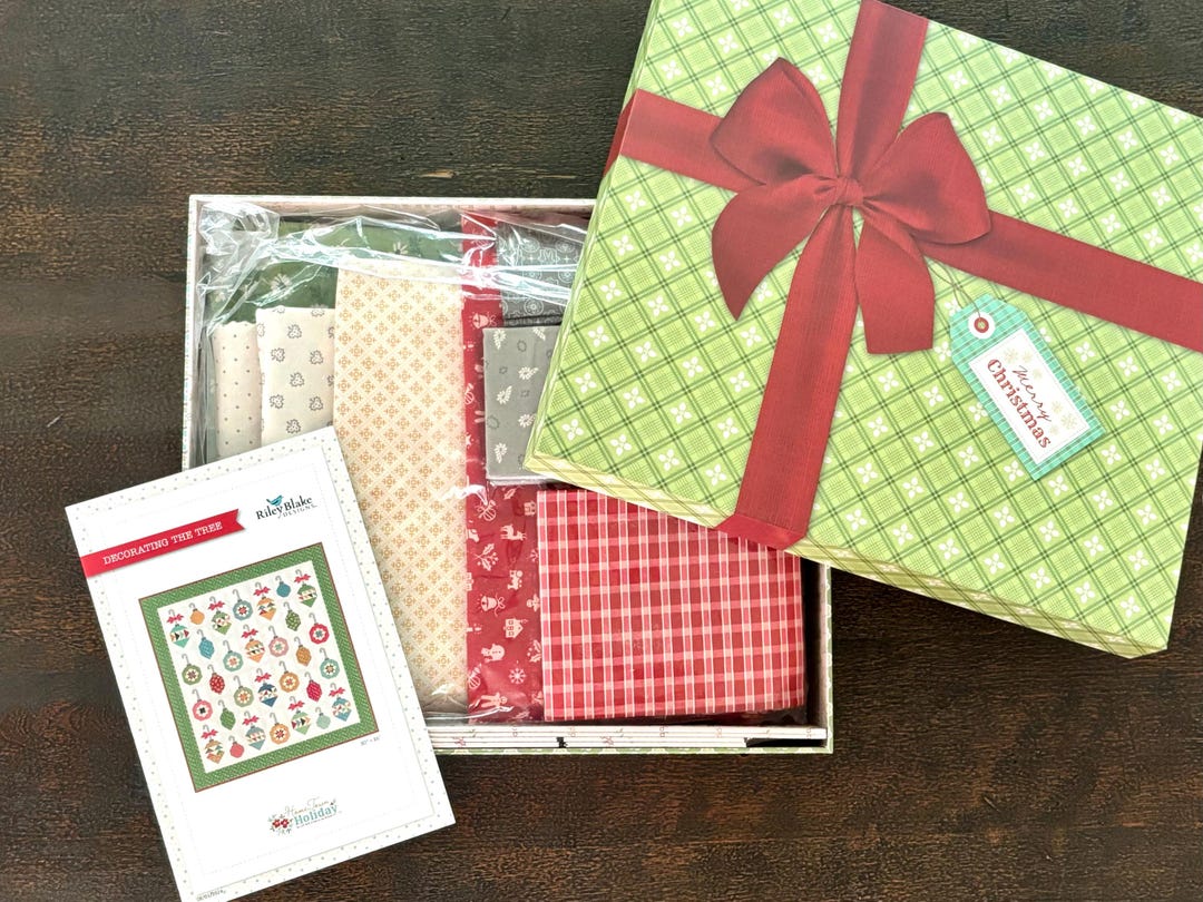 Decorating the Tree Quilt Box Kit by Lori Holt of Bee in My Bonnet ...
