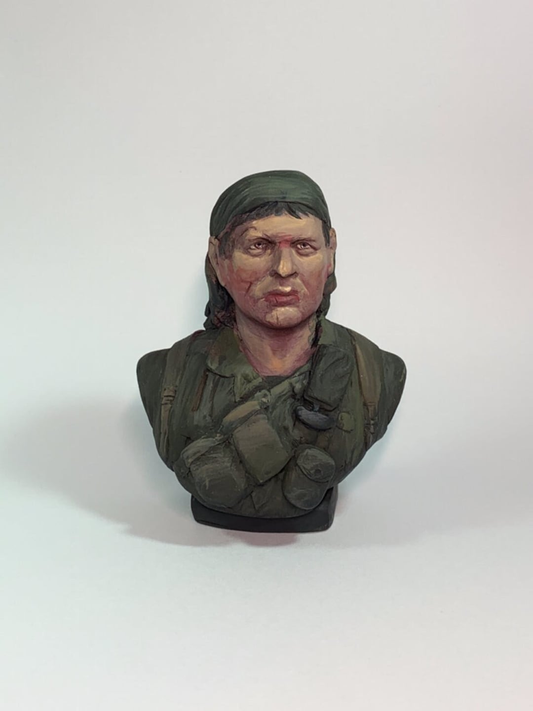 Bustonia Staff Sergeant Robert Barnes 75 Mm Painted Resin Bust - Etsy