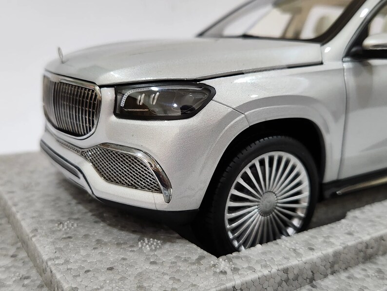 Mercedes Maybach GLS 600 Silver 1:18 PAR 98401 Paragon Rare Gift ...