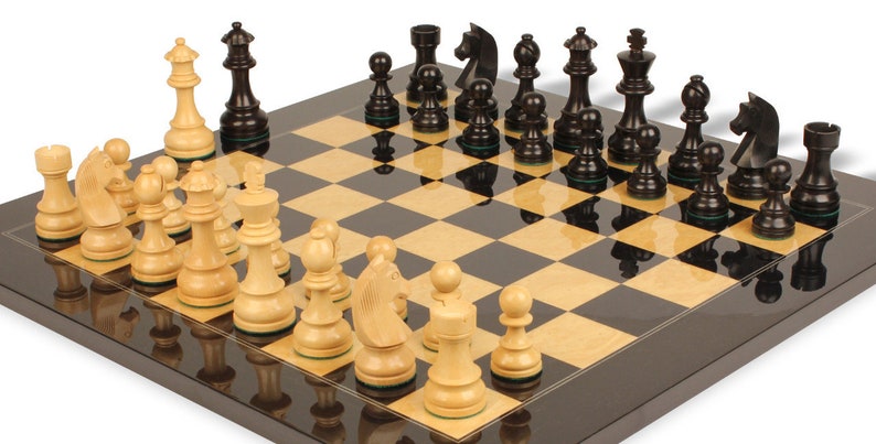German Knight Staunton Chess Set Ebonized & Boxwood Pieces With Black ...