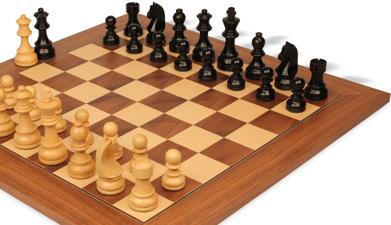 German Knight Staunton Chess Set Ebonized & Boxwood Pieces With Walnut ...