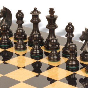 German Knight Staunton Chess Set Ebonized & Boxwood Pieces With Black ...