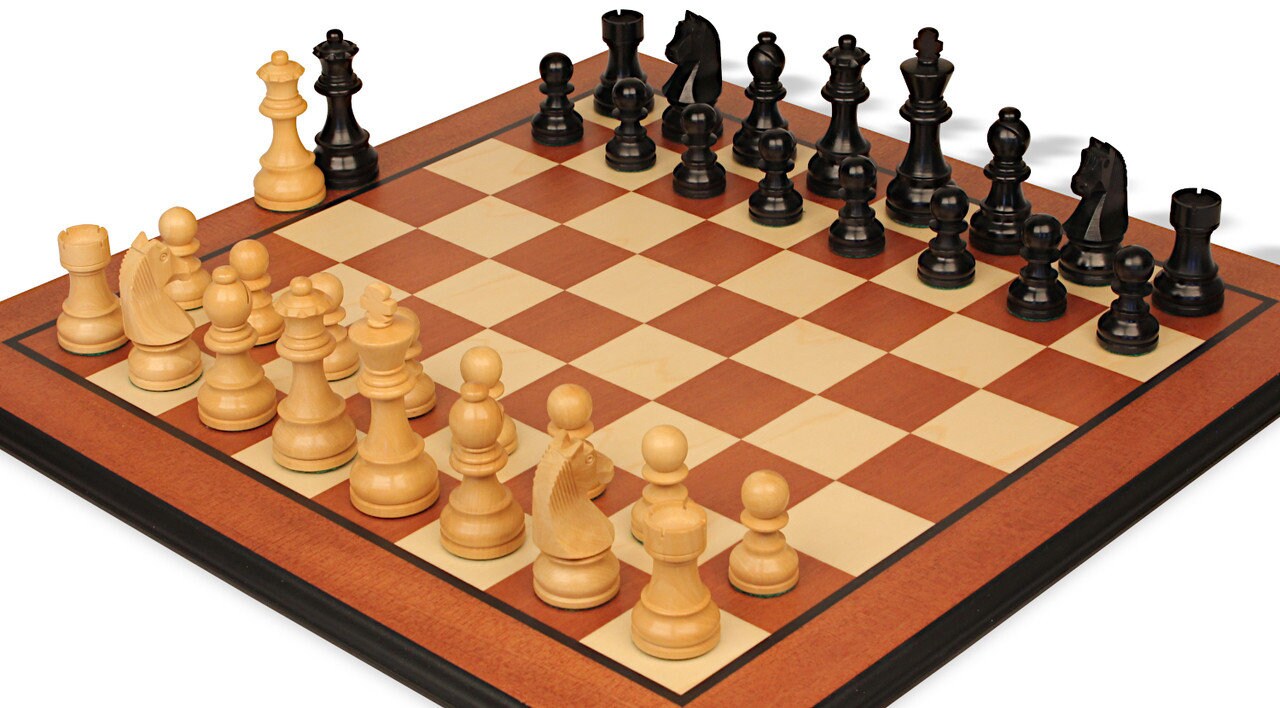 German Knight Staunton Chess Set - Ebonized & Boxwood Pieces - Mahogany ...