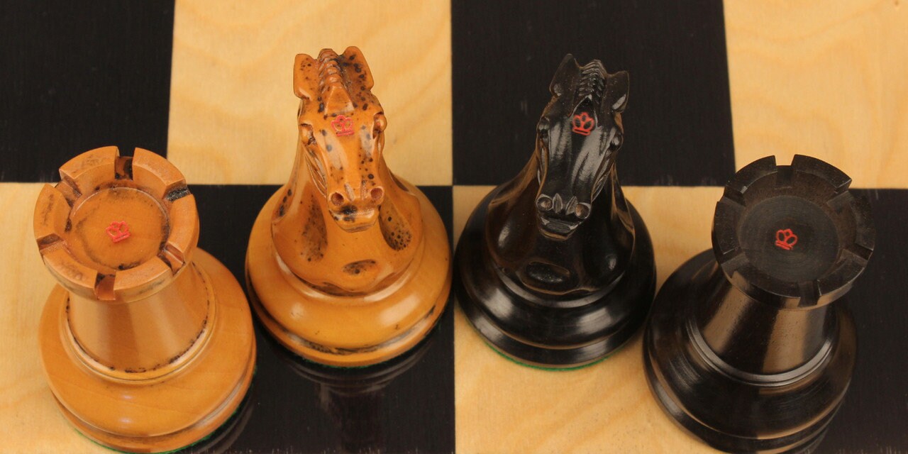 1849 Heirloom Staunton Chess Set Ebony & Distressed Boxwood - Etsy
