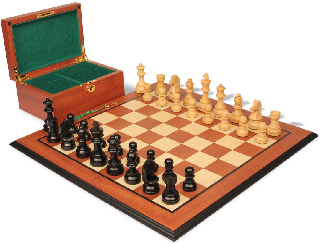 German Knight Staunton Chess Set Ebonized & Boxwood Pieces With Molded ...