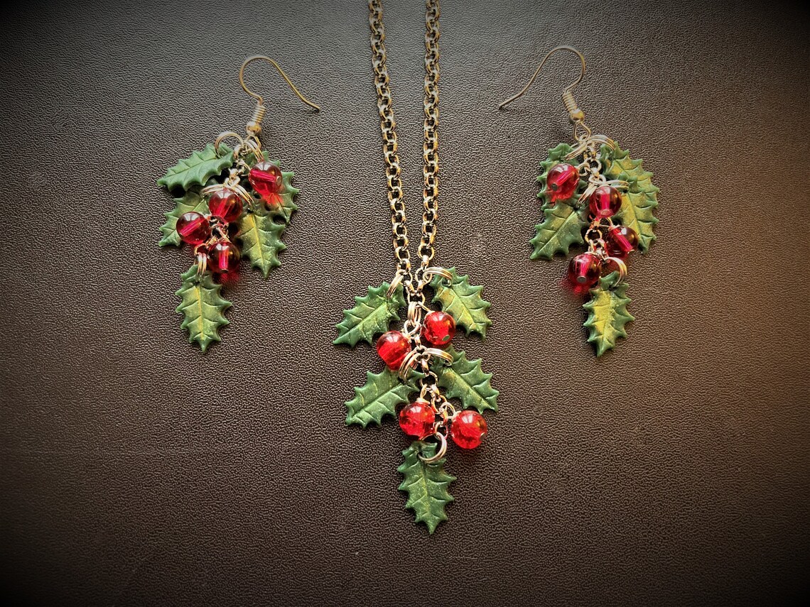 Holly Handmade Pendant Necklace Christmas Pendant Holly - Etsy UK