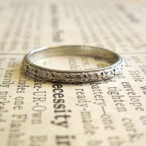 2mm Art Deco 18K White Gold Engraved Wedding Band - Etsy